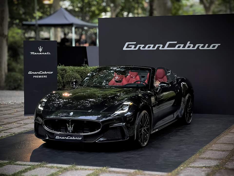 Maserati presenta su Grancabrio en España